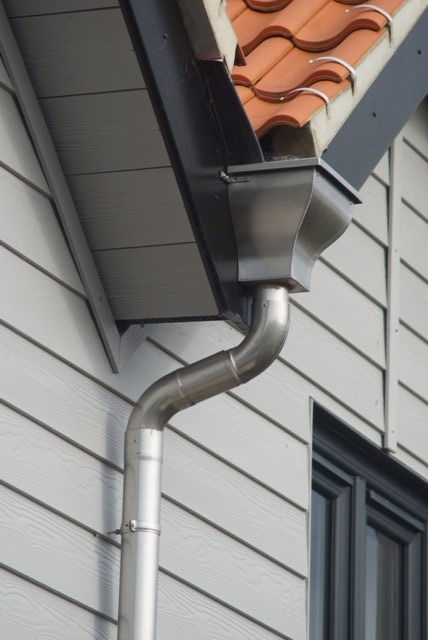 How to Choose the Correct Gutter and Downpipe Size for Your Home (UK E