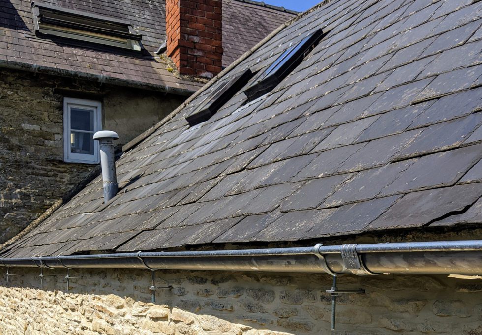 What Is the Recommended Bracket Spacing for Zinc Gutters?